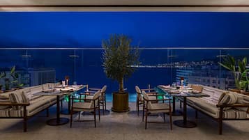 3 restaurantes, pequenos-almoços servidos, cozinha turca