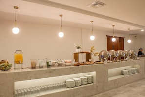 Café da manhã continental grátis todos os dias