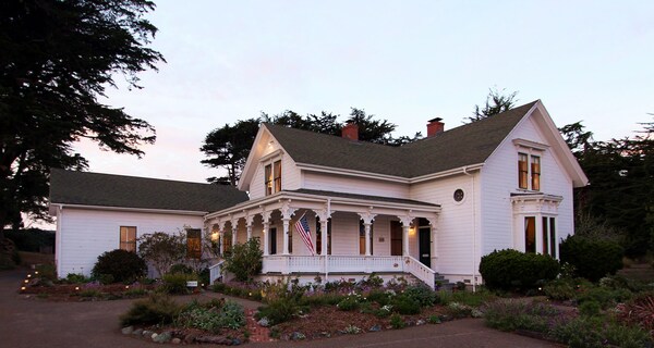 Joshua Grindle Inn - Mendocino, CA