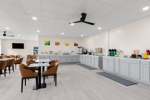 Café da manhã continental grátis todos os dias