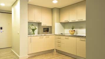 Apartamento Premium, 2 quartos, Vista para a cidade | Cozinha privada
