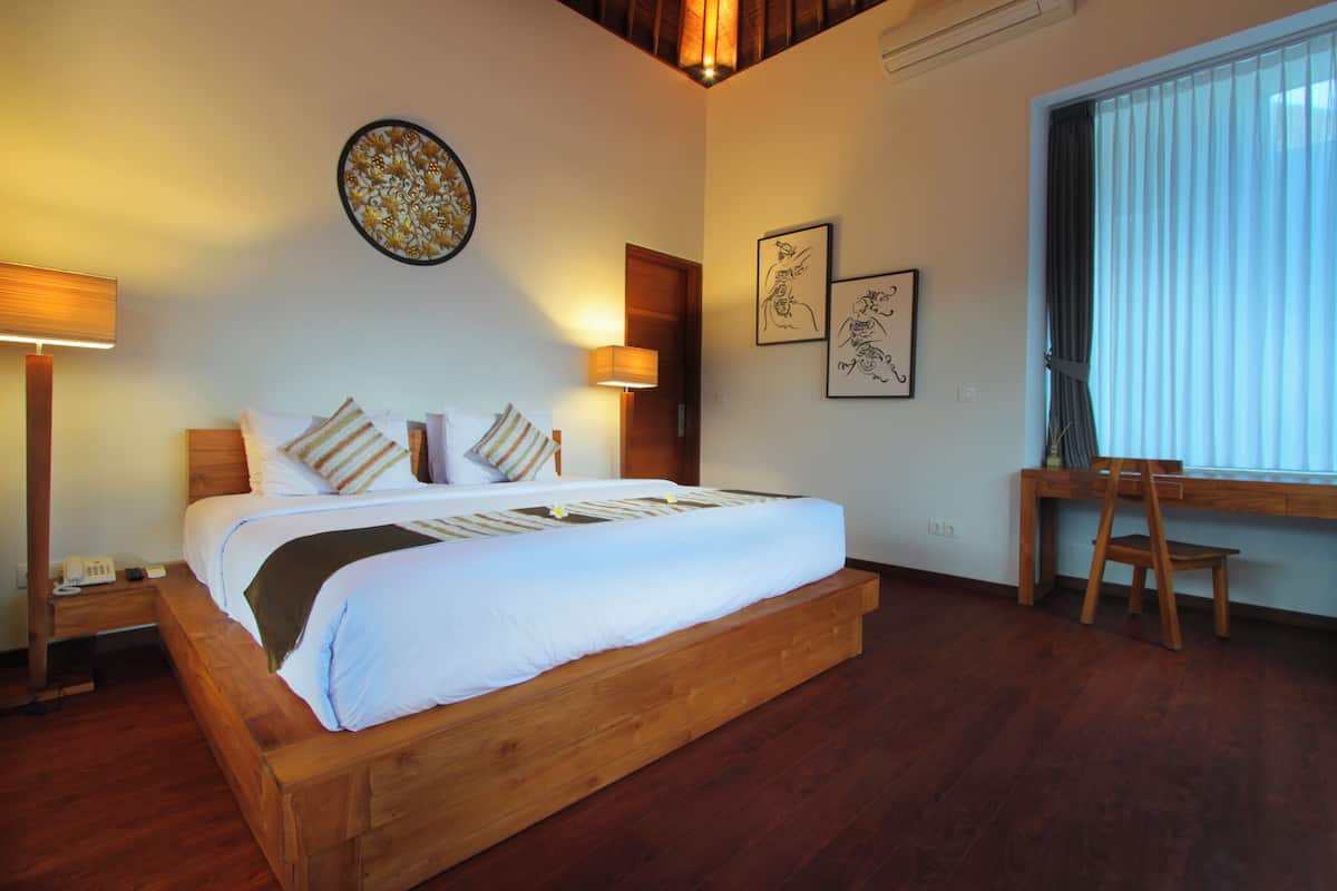 Vila, 3 quartos, piscina particular | Frigobar, cofres nos quartos, escrivaninha