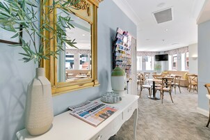 Pequeno-almoço completo diário incluído 