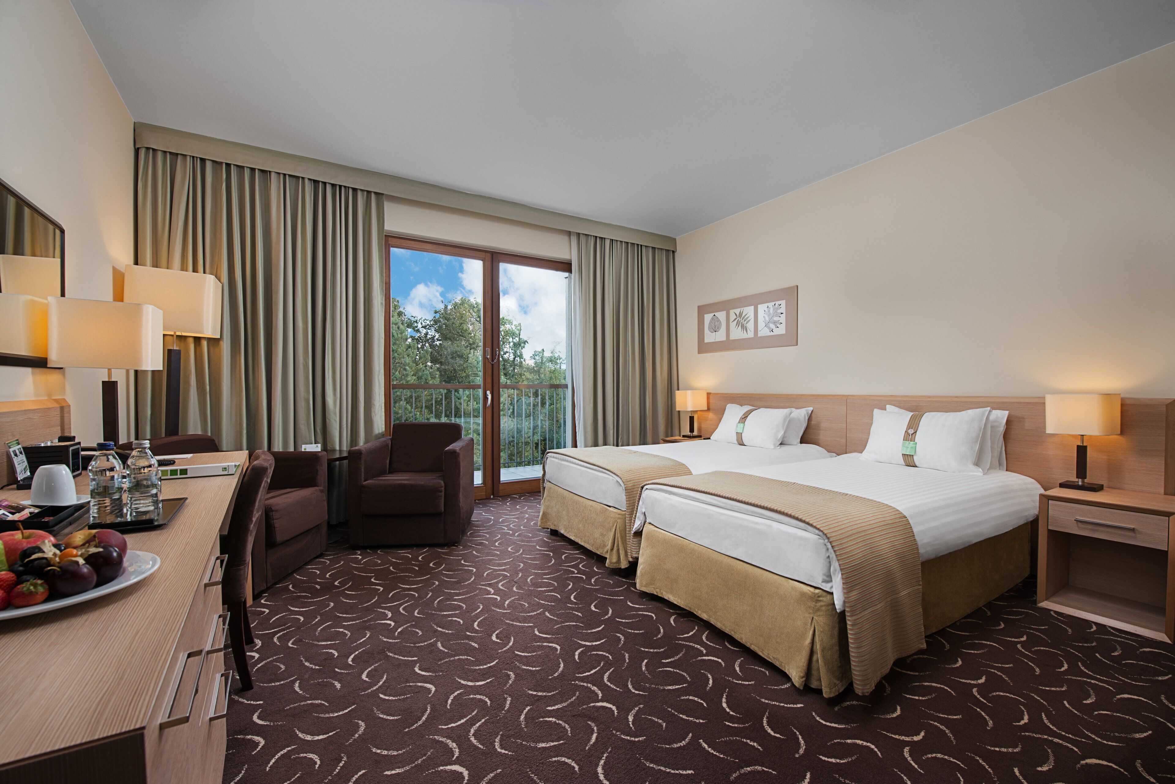 Holiday Inn Resort Warszawa Józefów****, an IHG Hotel in Warsaw: Find ...