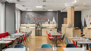 Pequeno-almoço tipo buffet diário (10.50 EUR por pessoa)