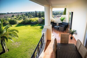 Apartamento Standard, 3 quartos | Terraço/pátio interior