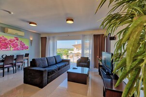 Apartamento Standard, 1 quarto (4 people) | Sala de estar | TV de ecrã plano 