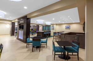 Café da manhã com buffet grátis todos os dias