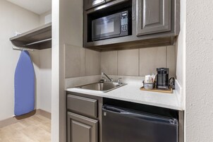 Secretária, secretária adequada para computadores portáteis 