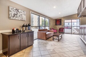 Área de estar no saguão