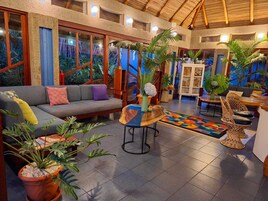 Sala(s) para tratamentos a casais, banheira de hidromassagem 