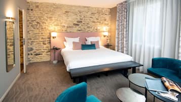 Quarto Deluxe, 1 cama queen-size, não fumadores | Cofre no quarto, com mobília individualizada, secretária