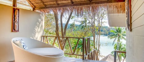 Superior Seaview Villa | Vista do quarto