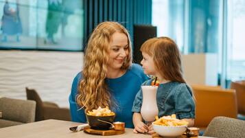 Café da manhã, almoço e jantar