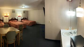 Quarto Triplo, várias camas | Wi-fi grátis, despertadores, acesso para cadeira de rodas
