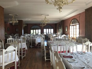 Café da manhã grátis todos os dias