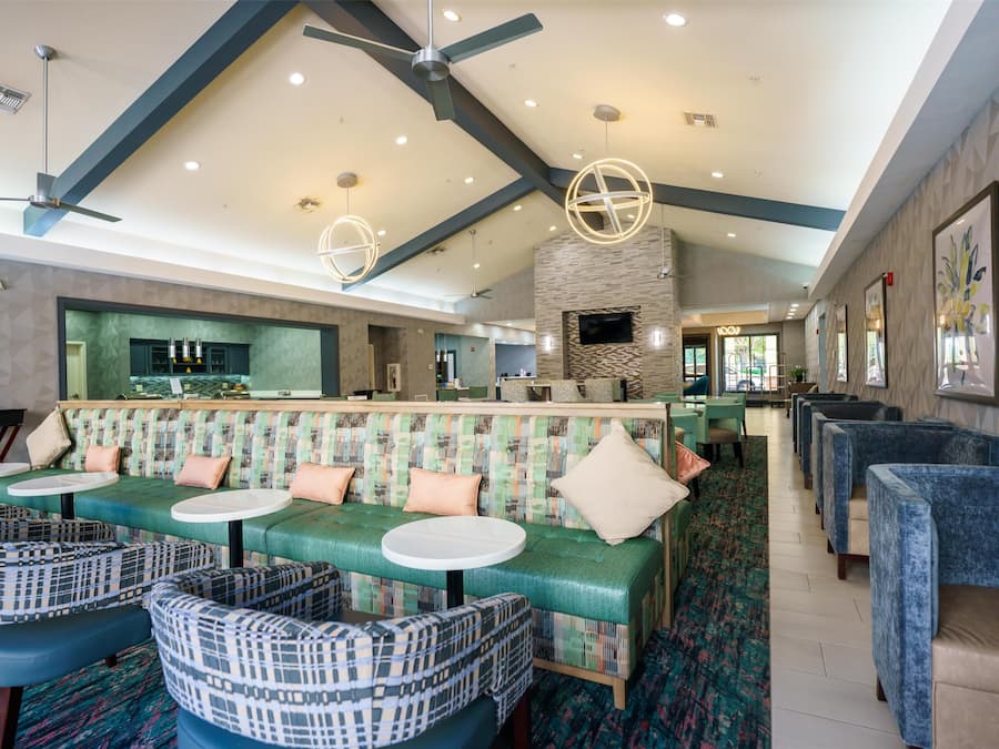 Café da manhã para viagem grátis todos os dias