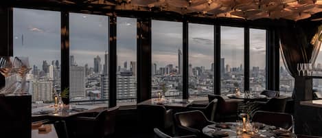 2 restaurantes, pequenos-almoços servidos, cozinha italiana