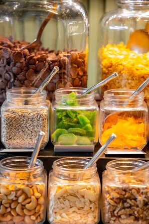 Café da manhã com buffet todos os dias (THB 800 por pessoa) 