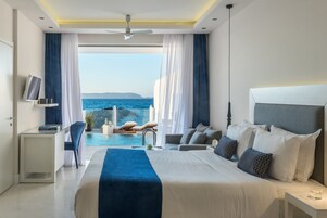 Roupas de cama premium, frigobar, cofres nos quartos, escrivaninha