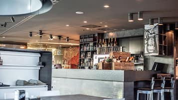 Café da manhã, almoço e jantar