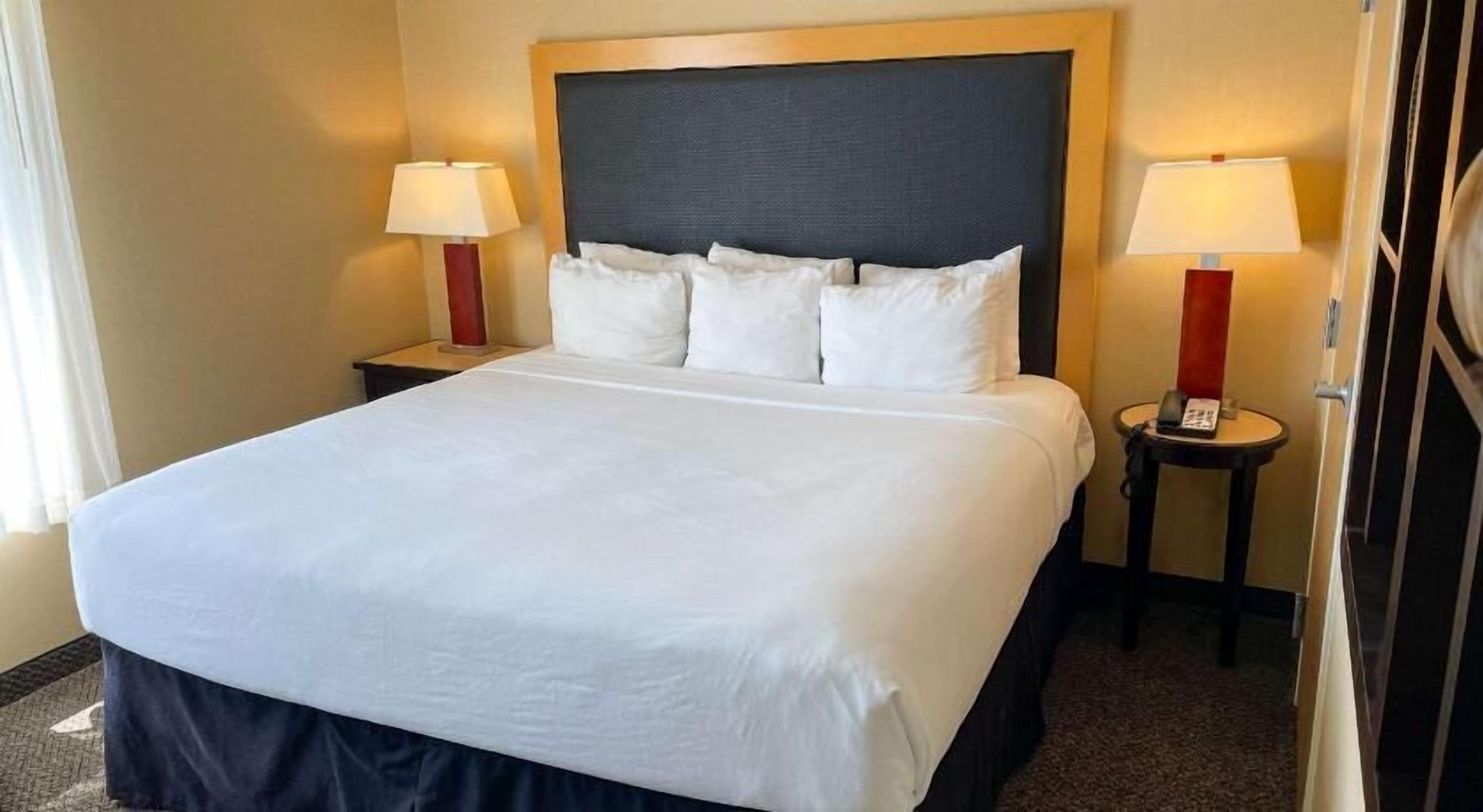 1 quarto, roupas de cama premium, edredons de pluma, escrivaninha