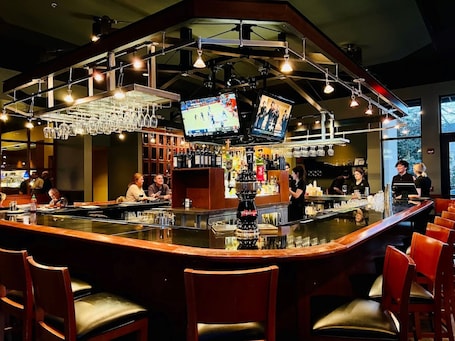 Bar (no alojamento). Holiday Inn Bloomington-Airport by IHG