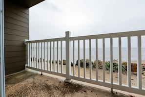 Quarto, 1 cama Queen, acessível, vista para o oceano | Vista da sacada