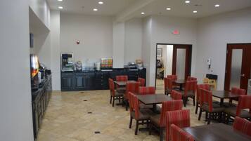 Café da manhã com buffet grátis