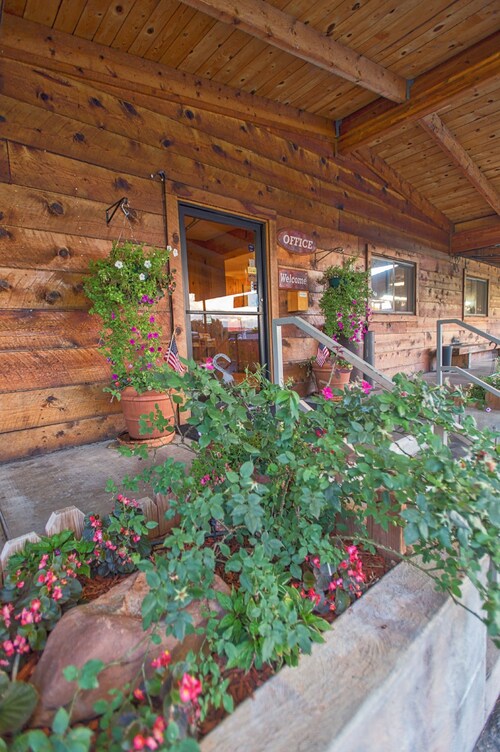 Red Stone Inn Reviews, Deals & Photos 2024 - Expedia