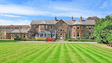 Fachada da propriedade