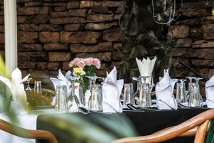 3 restaurantes, cozinha internacional