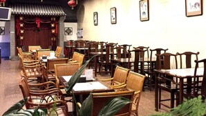 Café da manhã com buffet todos os dias mediante uma taxa
