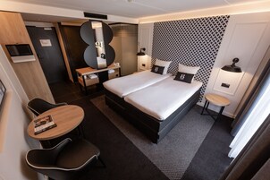 Quarto duplo standard, 2 camas de solteiro, para não fumantes | Roupas de cama premium, cofres nos quartos, Wi-Fi de cortesia