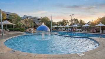 Piscina interior, piscina exterior