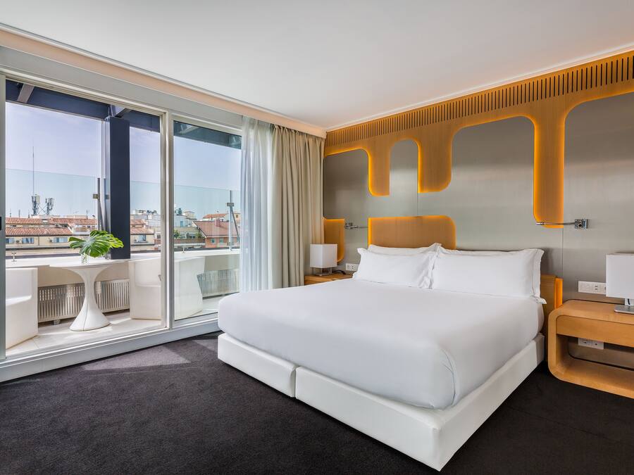 Suite, banheira | 1 quarto, minibar, cofre no quarto, secretária