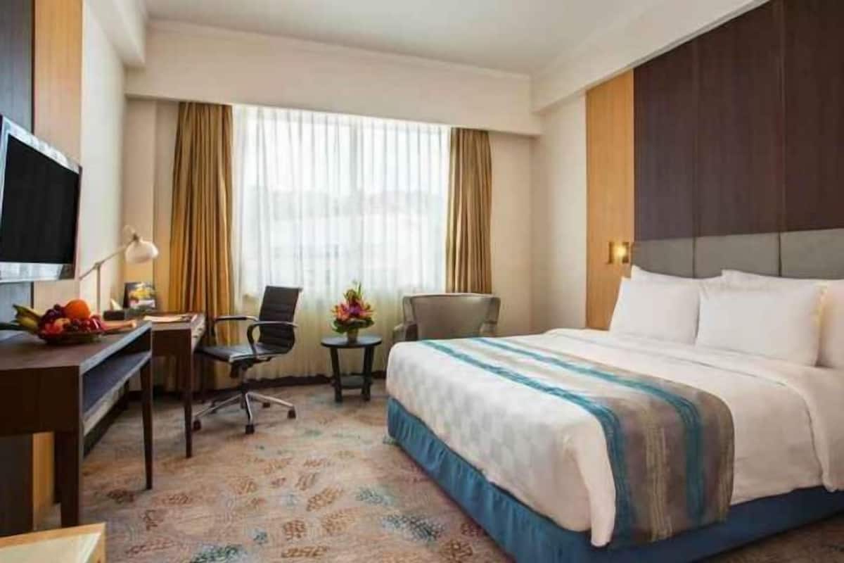 Camas de colchão viscoelástico, minibar, cofre no quarto