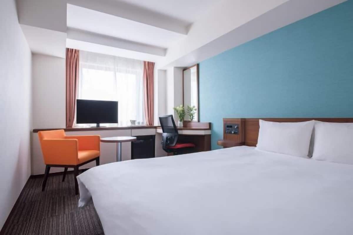 Secretária, Wi-fi grátis, roupa de cama fornecida