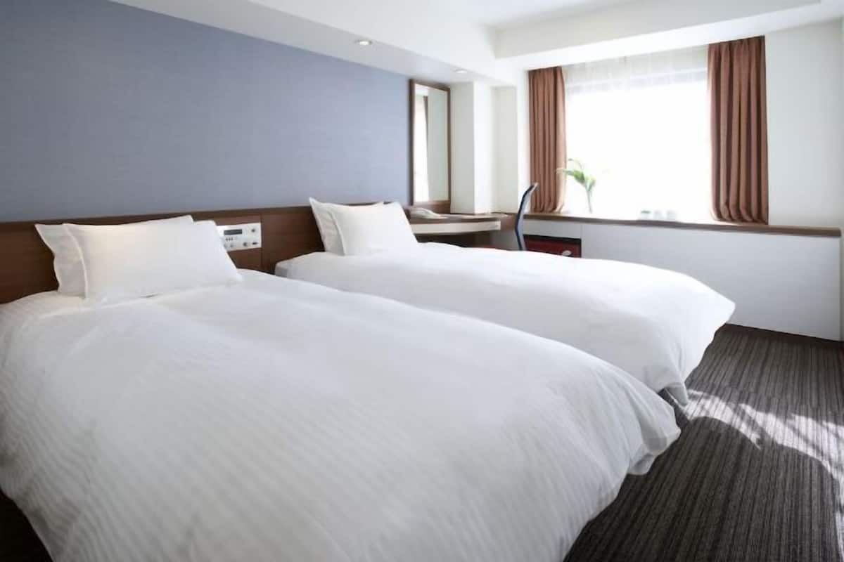 Secretária, Wi-fi grátis, roupa de cama fornecida
