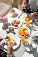 Pequeno-almoço tipo buffet diário incluído 