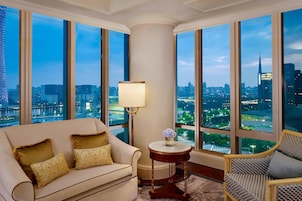 1 quarto, roupa de alta qualidade, edredões de penas