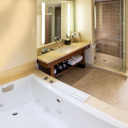 The Fox Tower at Foxwoods Reviews, Deals & Photos 2024 - Expedia