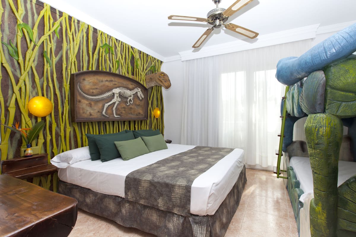 Cofre no quarto, secretária, Wi-fi grátis, roupa de cama fornecida