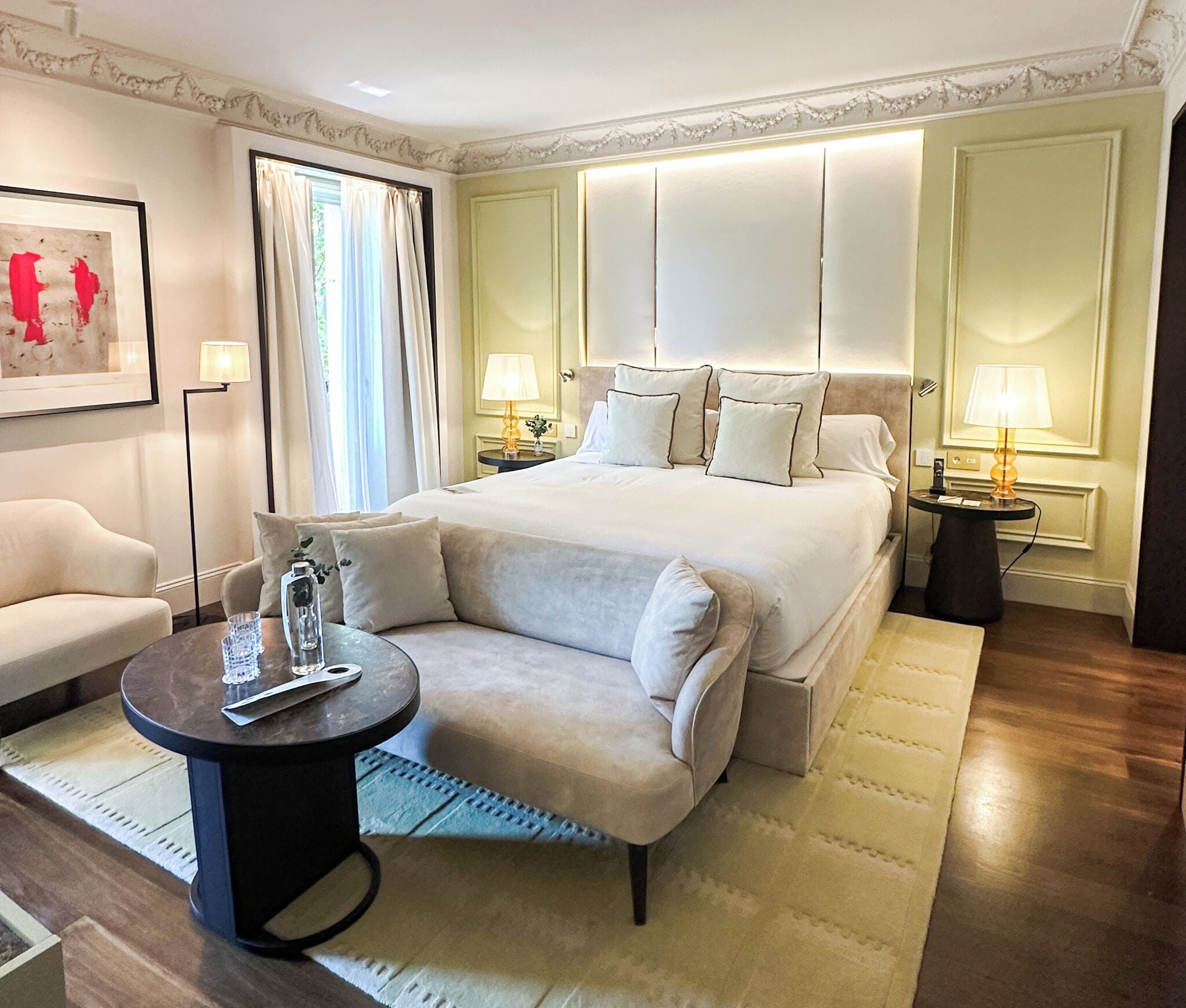 Quarto duplo luxo (Alcala) | Roupas de cama premium, edredons de pluma, frigobar, cofres nos quartos