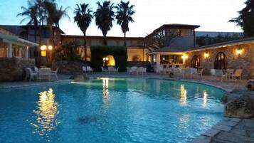 Piscina exterior sazonal