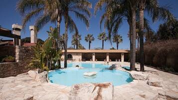 Piscina externa sazonal