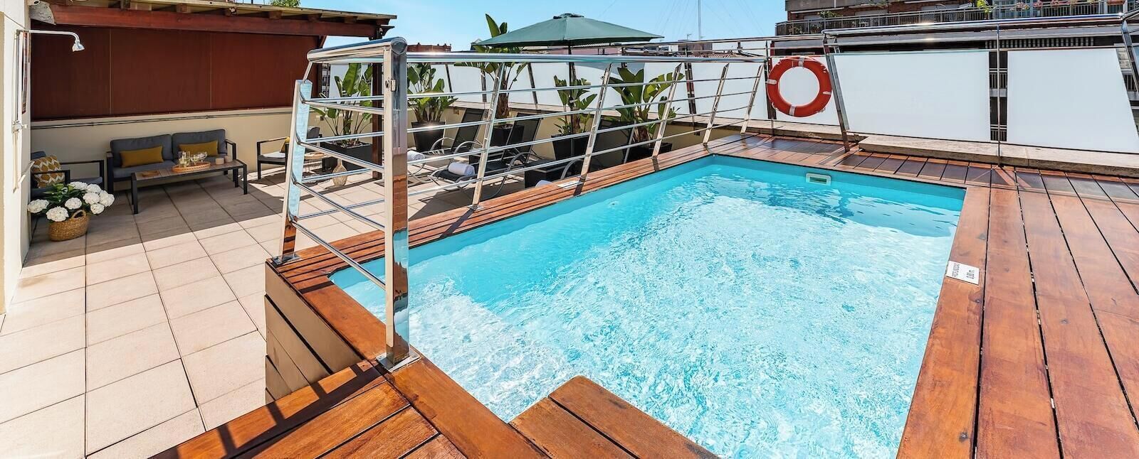 Piscina exterior sazonal 