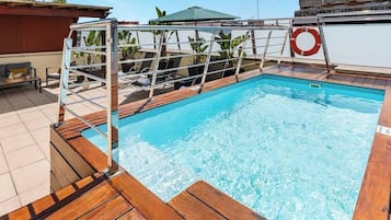 Piscina exterior sazonal