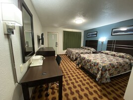 Escrivaninha, ferros/tábuas de passar roupa, Wi-Fi de cortesia