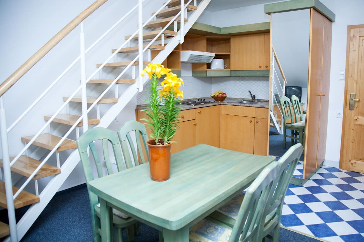 Apartamento | Cofre no quarto, secretária, berços/camas para crianças grátis 